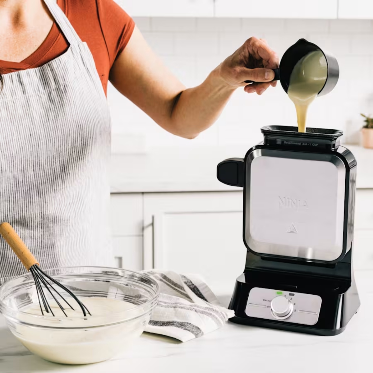Wafflera Ninja PRO BW1001 Estilo Belga 1000W Neg/Inox SYP-Y3