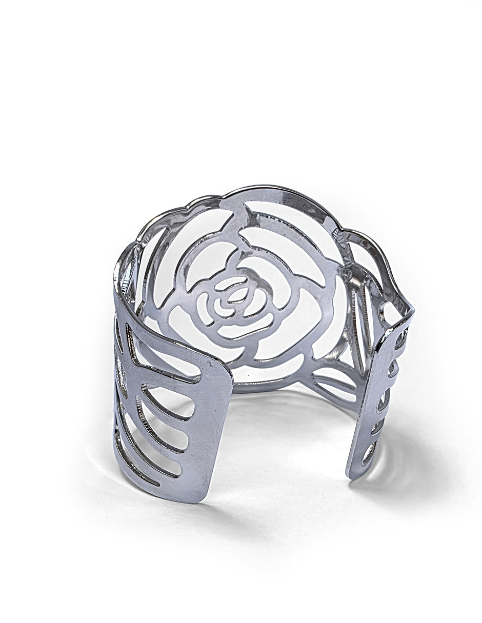 Brazalete en forma de rosa plateado