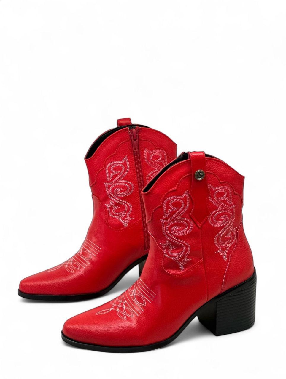 Botas vaqueras al tobillo modelo Tucson color rojo by Nikita Shoes